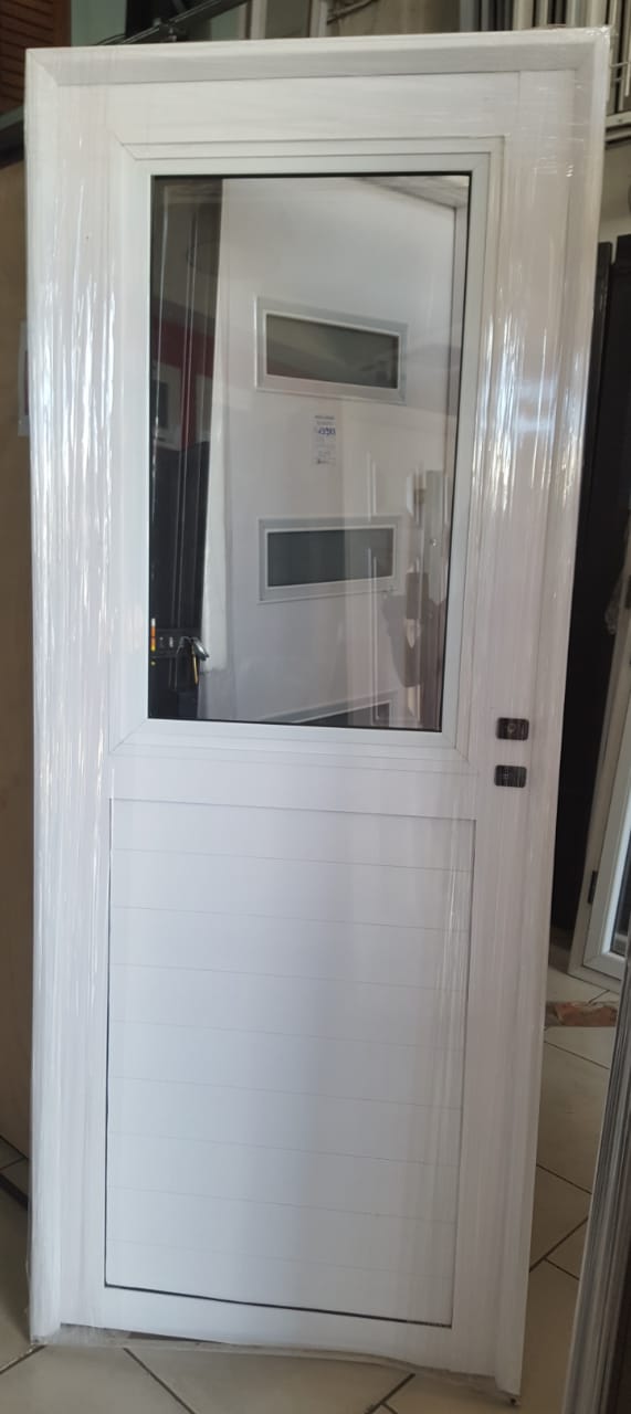 Puerta De Aluminio Con Postigo De Abrir – ABERTURAS RUISEÑOR